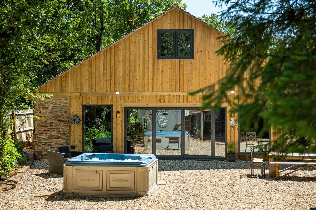 Holiday Homes that Sleep 20