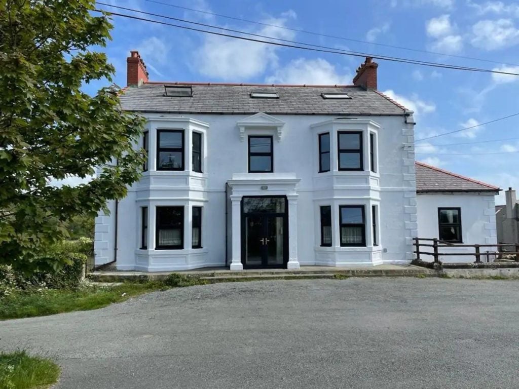 Party Houses with Games Rooms - Party Houses UK