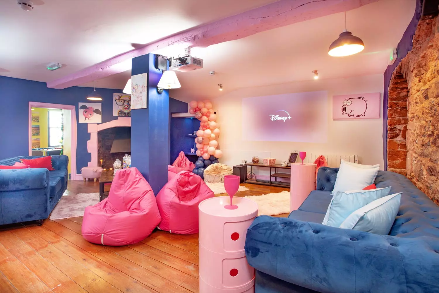 Party Houses with Disco Rooms - Party Houses UK