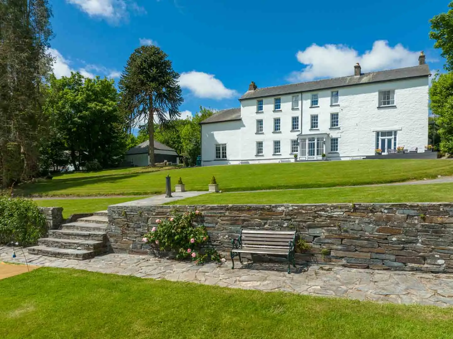 Manor Houses & Mansions to Rent UK