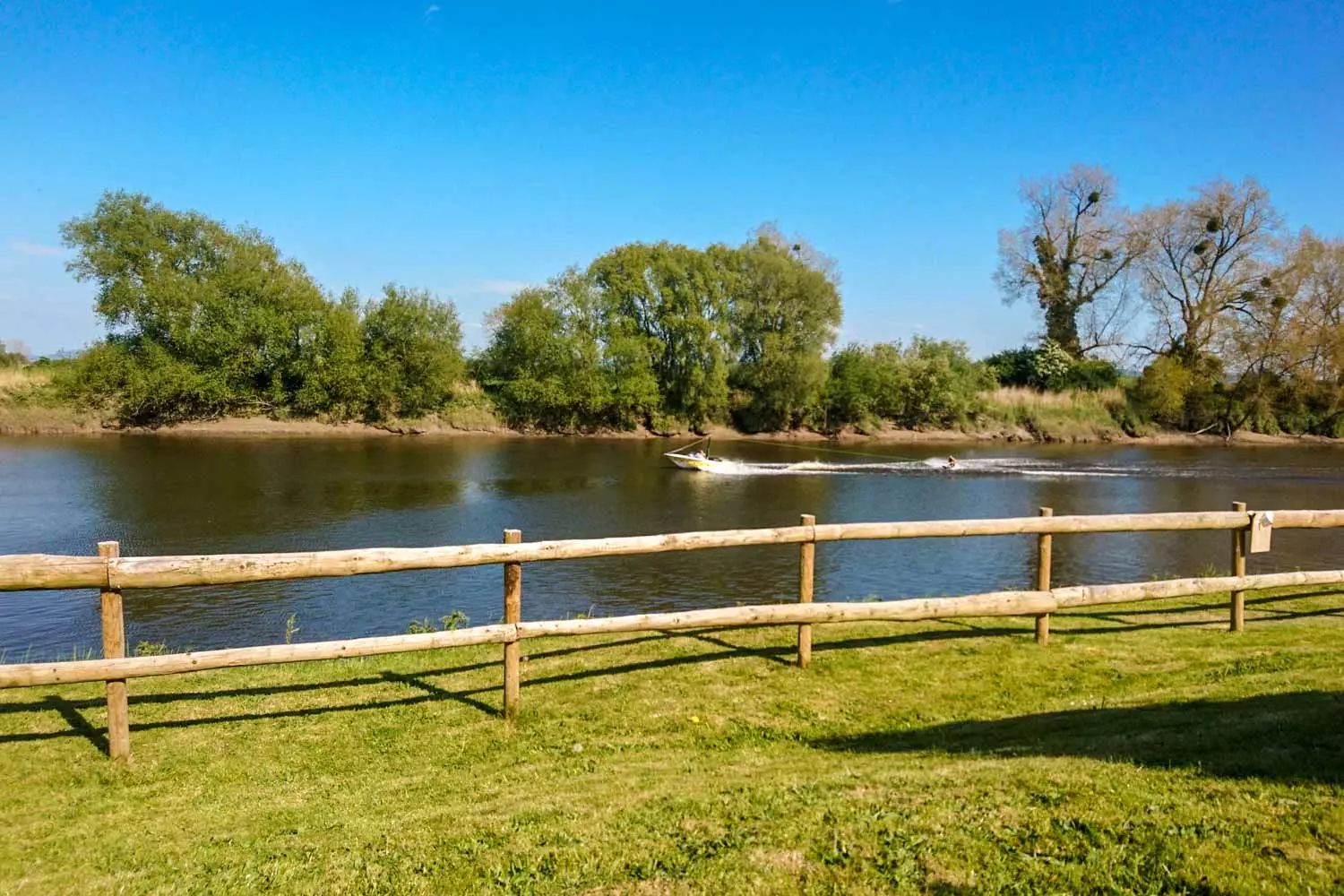 Elmore Grove for 32 guests in Gloucestershire - Party Houses